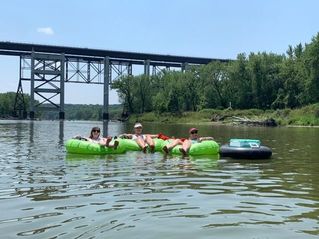 River Tube in Iowa on the Des Moines River. Affordable river tube ...